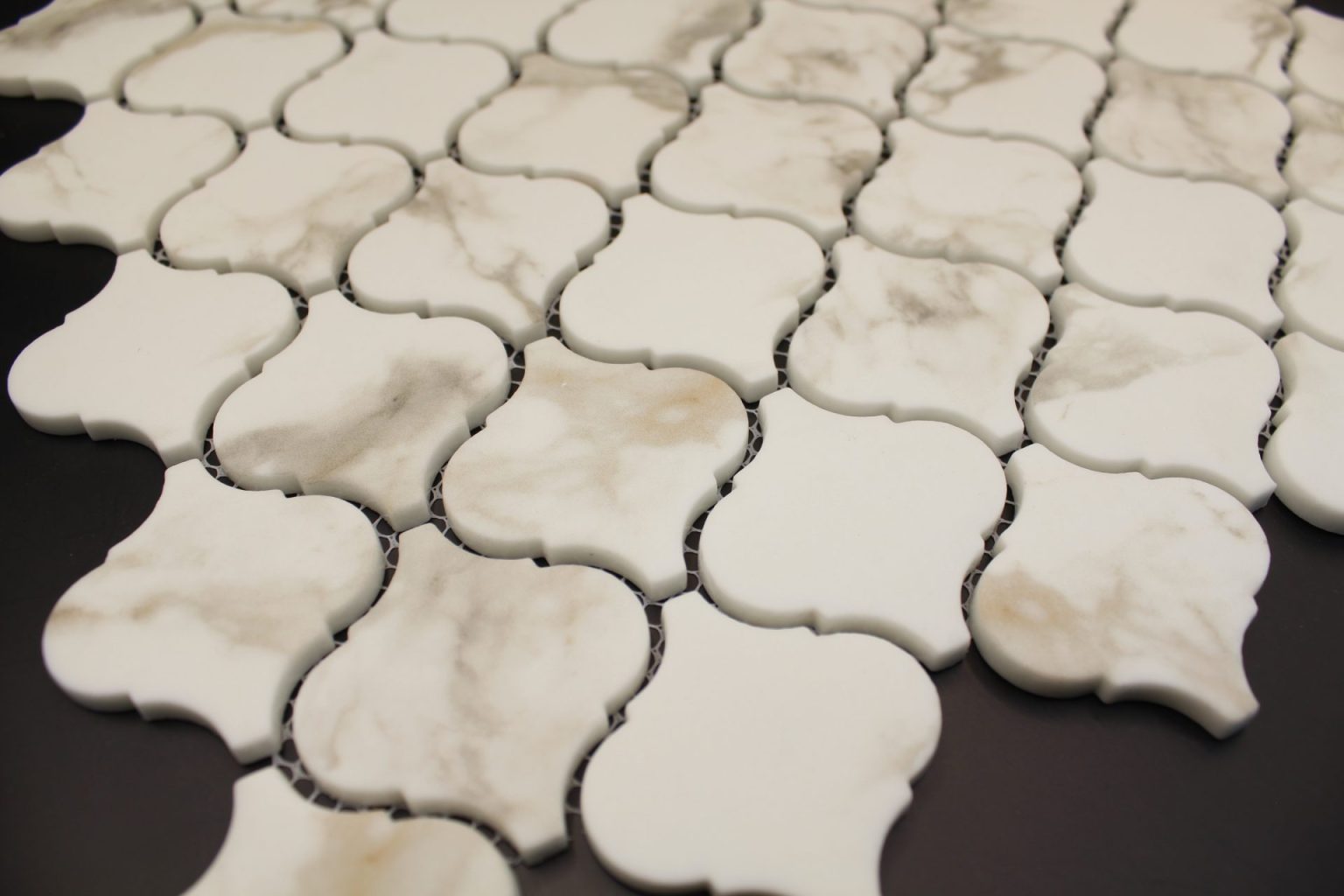 ARABESQUE MARBLE ORO MOSAIC TILE - Love Mosaic